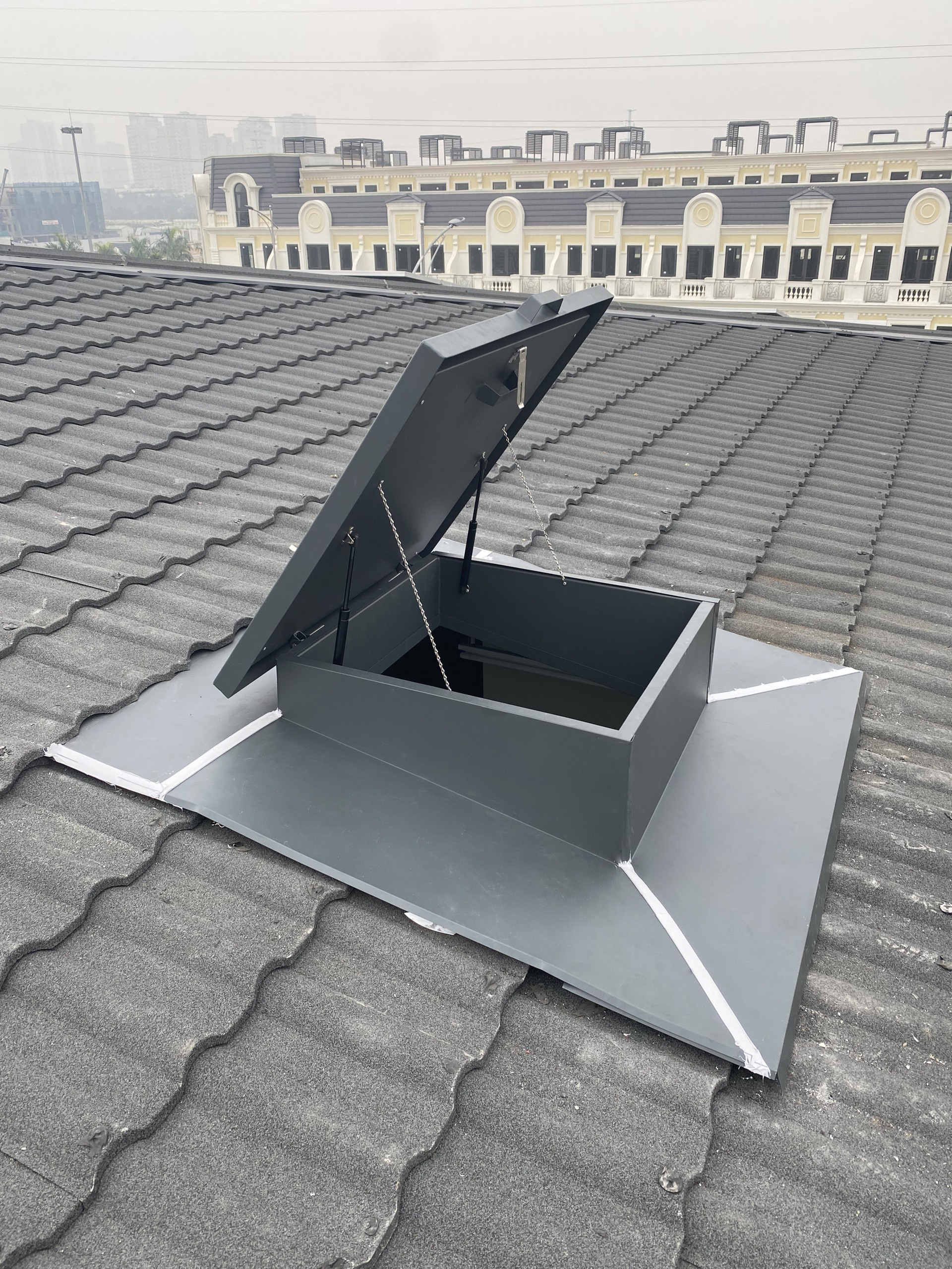 Eurodror roof door – Fire escape solution for townhouses